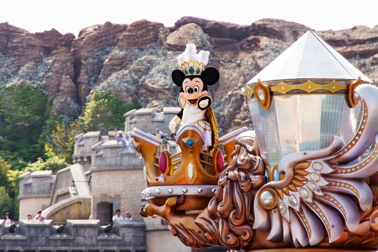 10 Best Attractions in Tokyo Disneyland [Ultimate Guide]